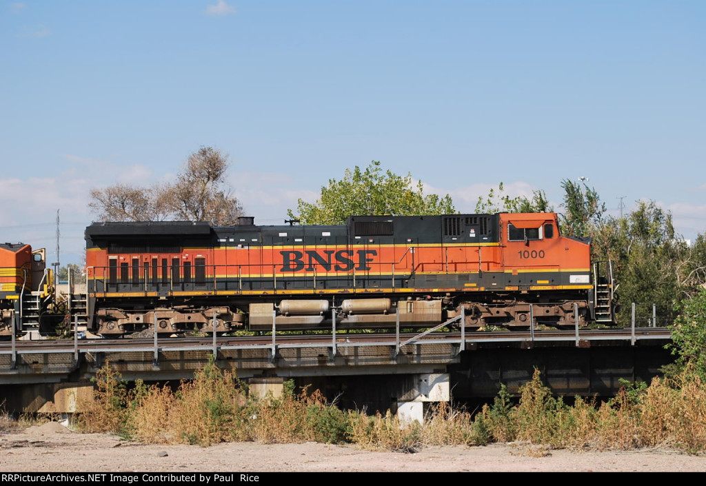 BNSF 1000